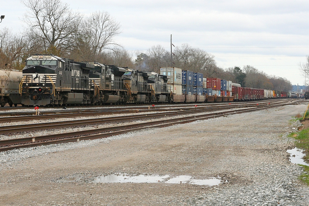 NS SB freight to new orleans